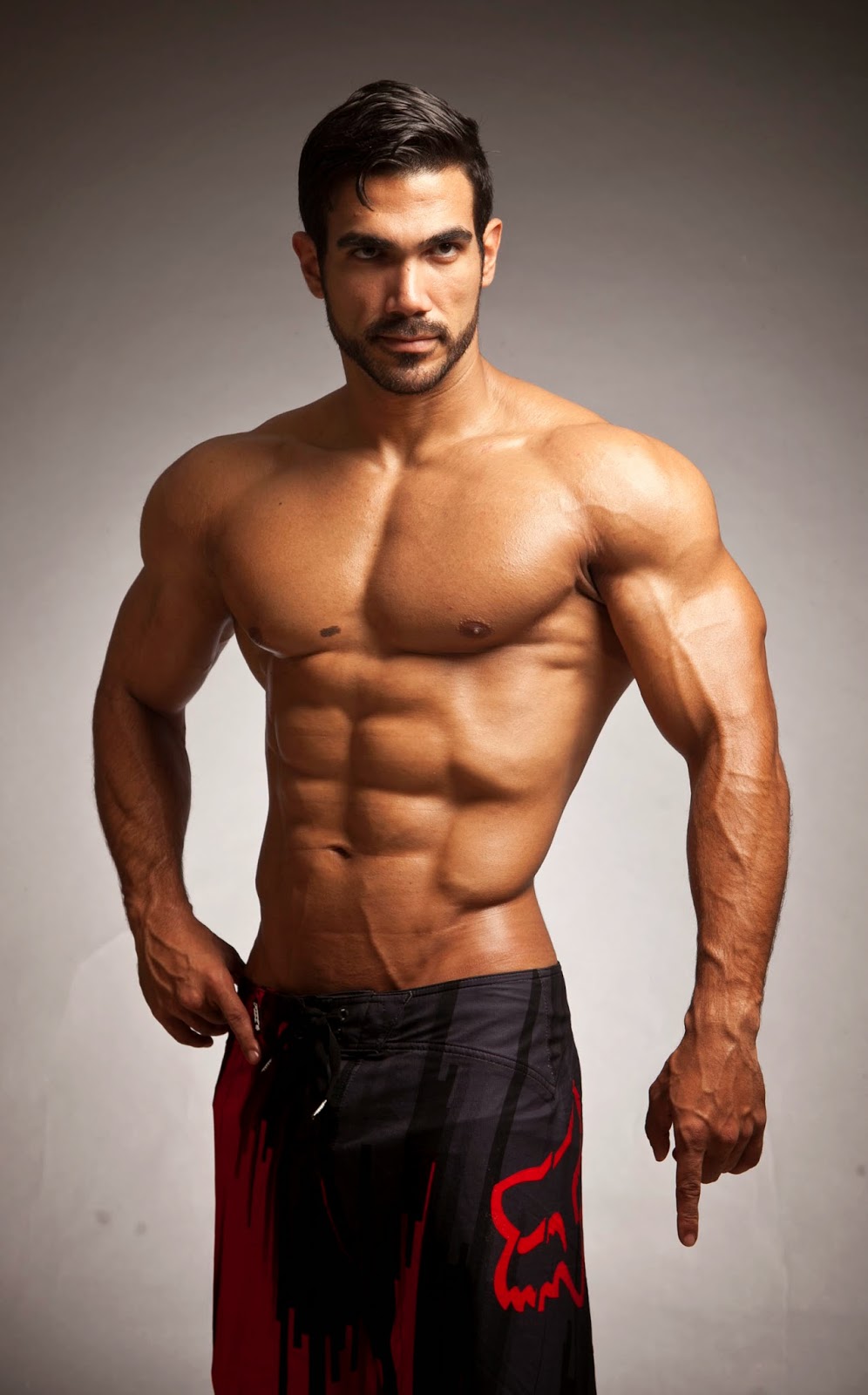 perfilesyestilos: KEVIN HERRERA EN 3 FACETAS